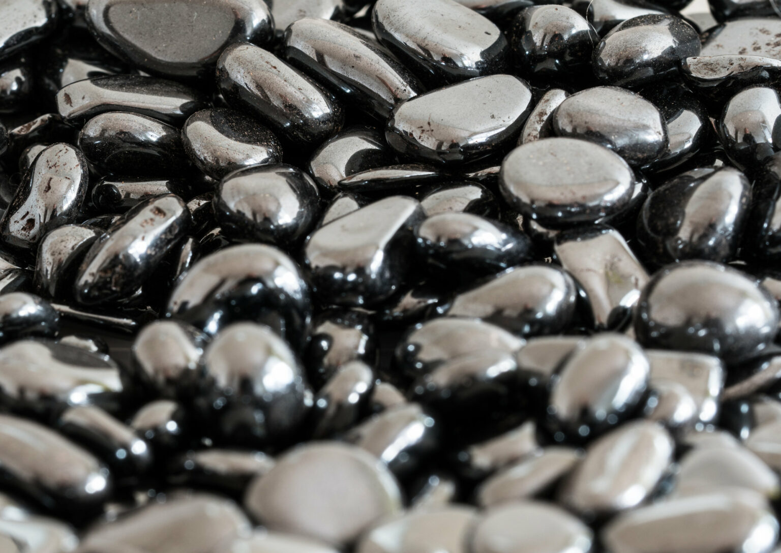 Hematite: The Blood-Guarding Stone - The Alchemist's Kitchen